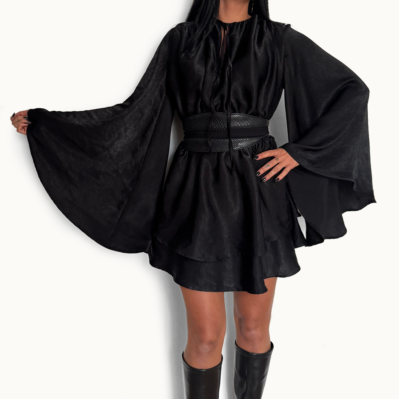 NIKITA - classic black